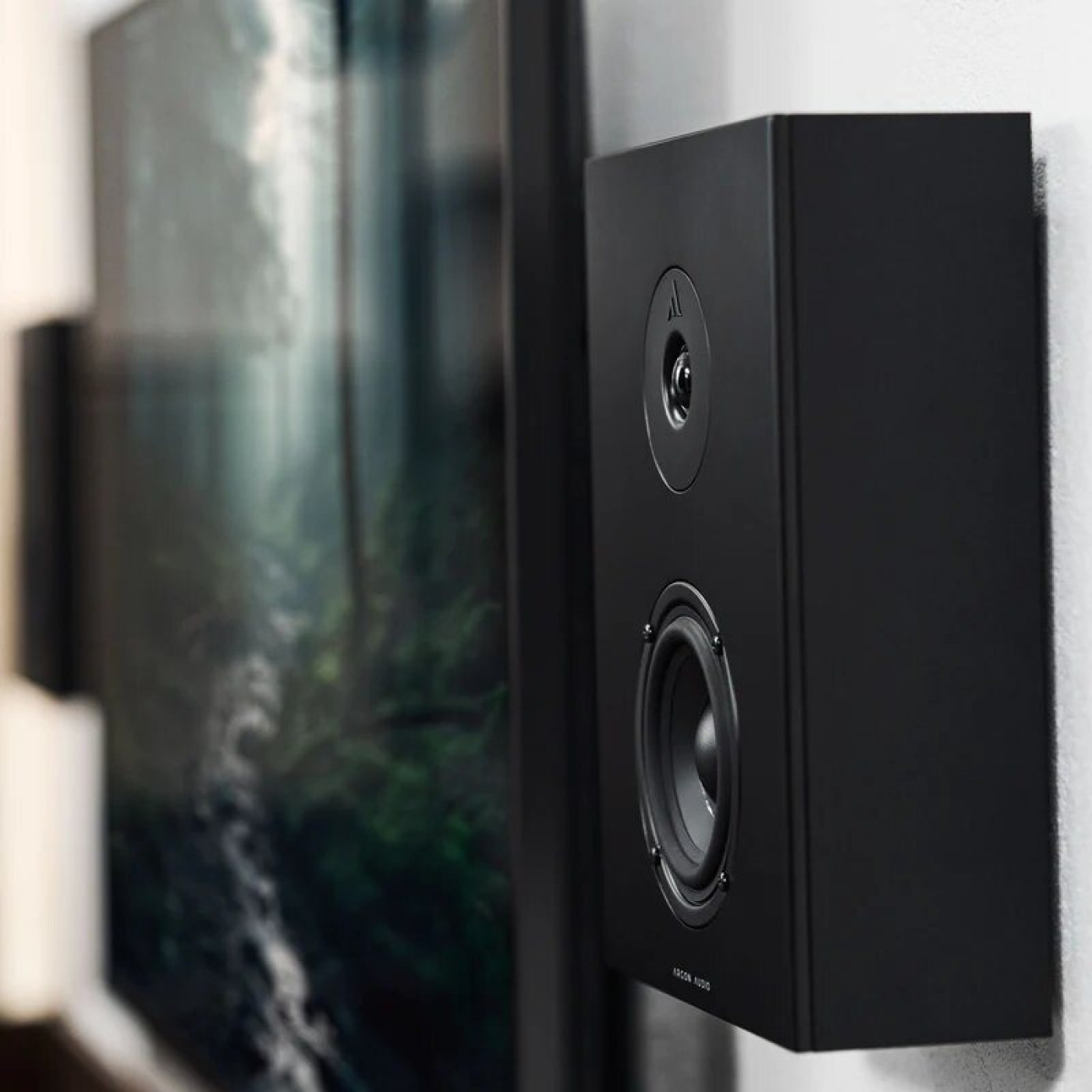 Argon Audio Forus 5 WALL - Black (Per Pair) | Hi-Fi+ Benelux
