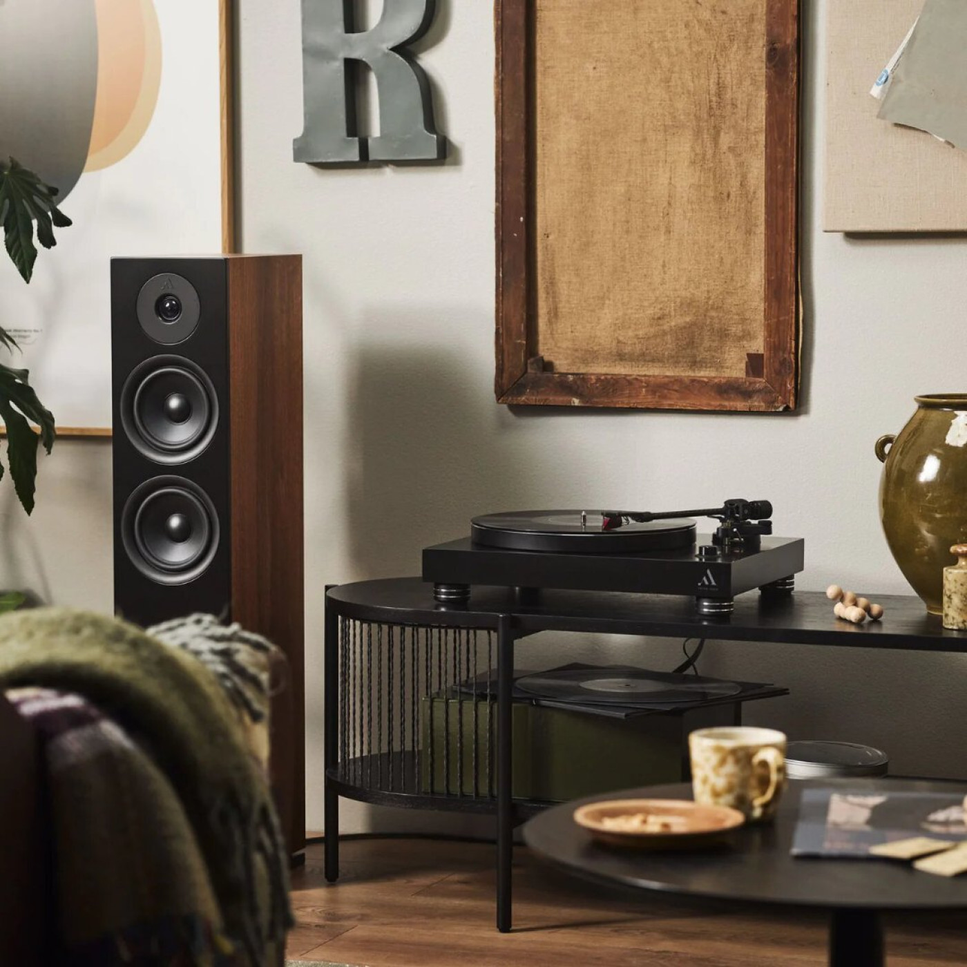 Argon Audio Forus 55 - Walnut (Per Pair) | Hi-Fi+ Benelux