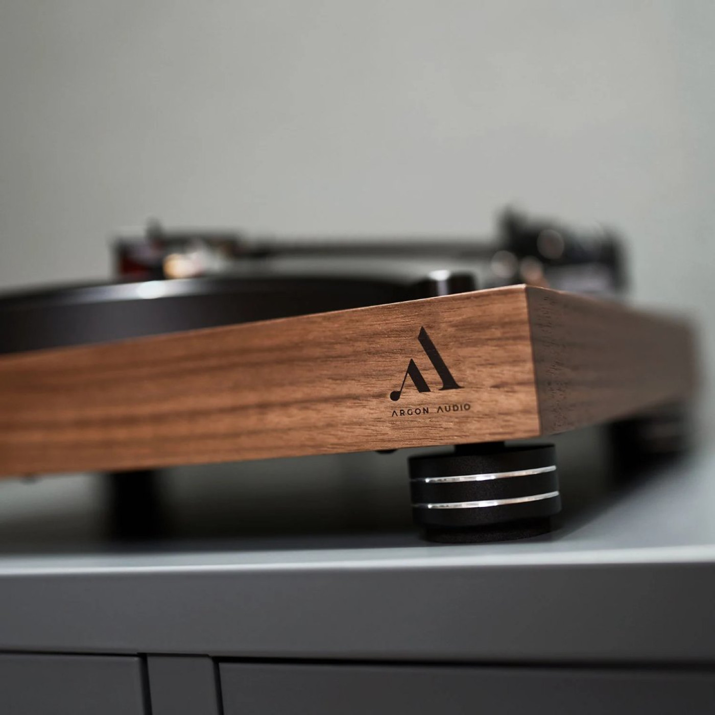 Argon Audio TT-4 Platenspeler - Walnoot Fineer | Hi-Fi+ Benelux