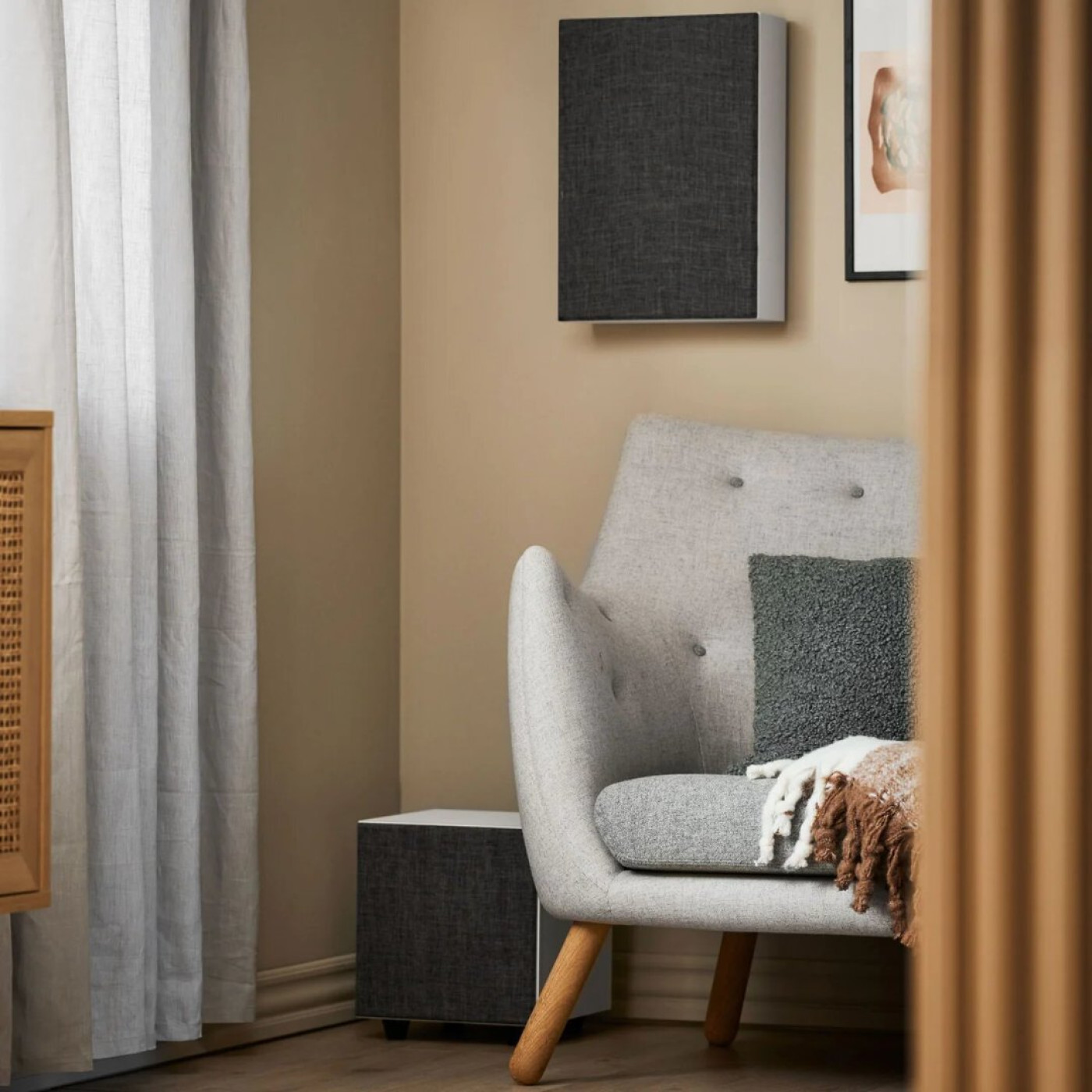 Argon Audio Forus 5 WALL - White (Per Pair) | Hi-Fi+ Benelux
